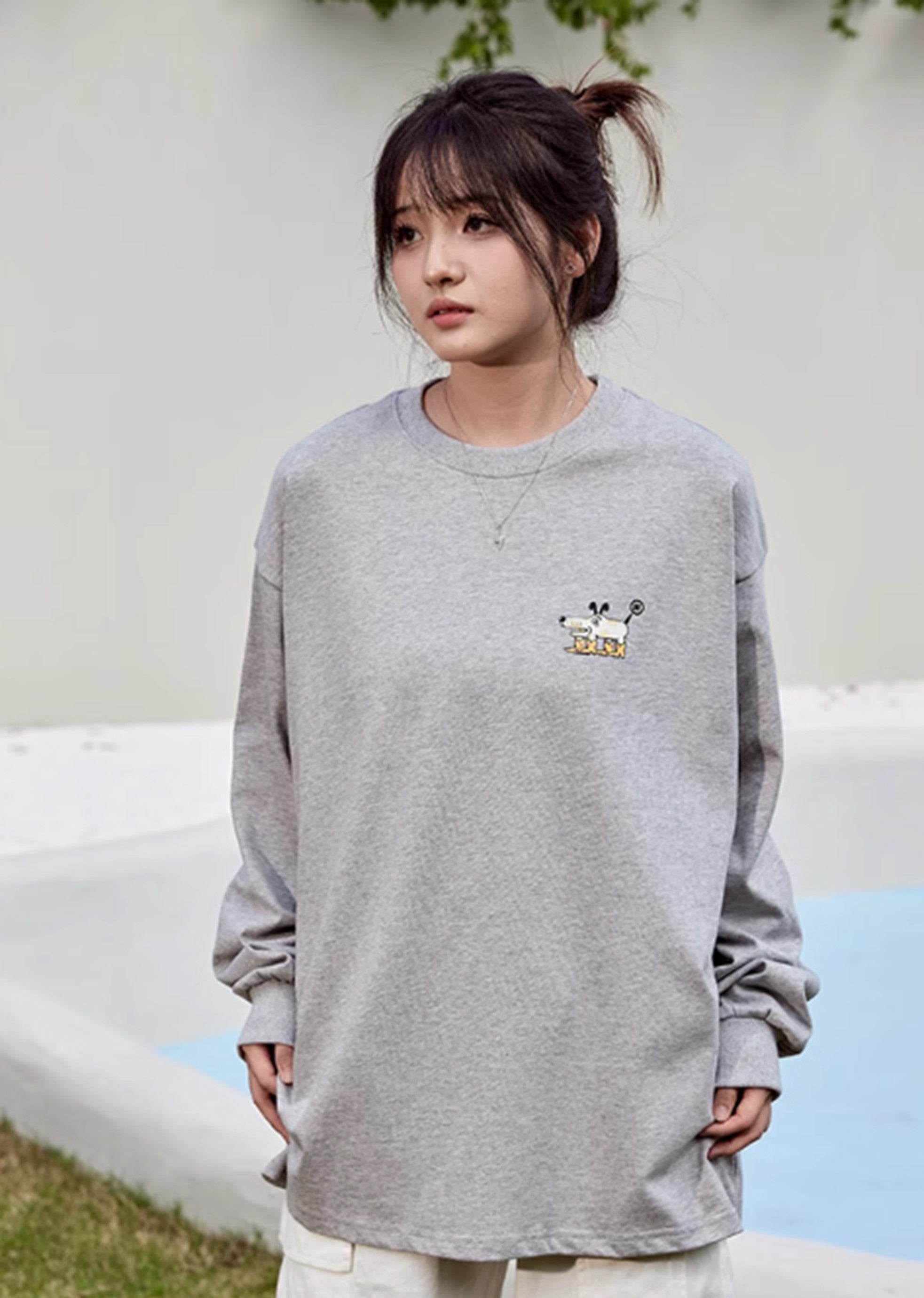 [Niuma Keng] Simple initial design front back over long sleeve T-shirt ...
