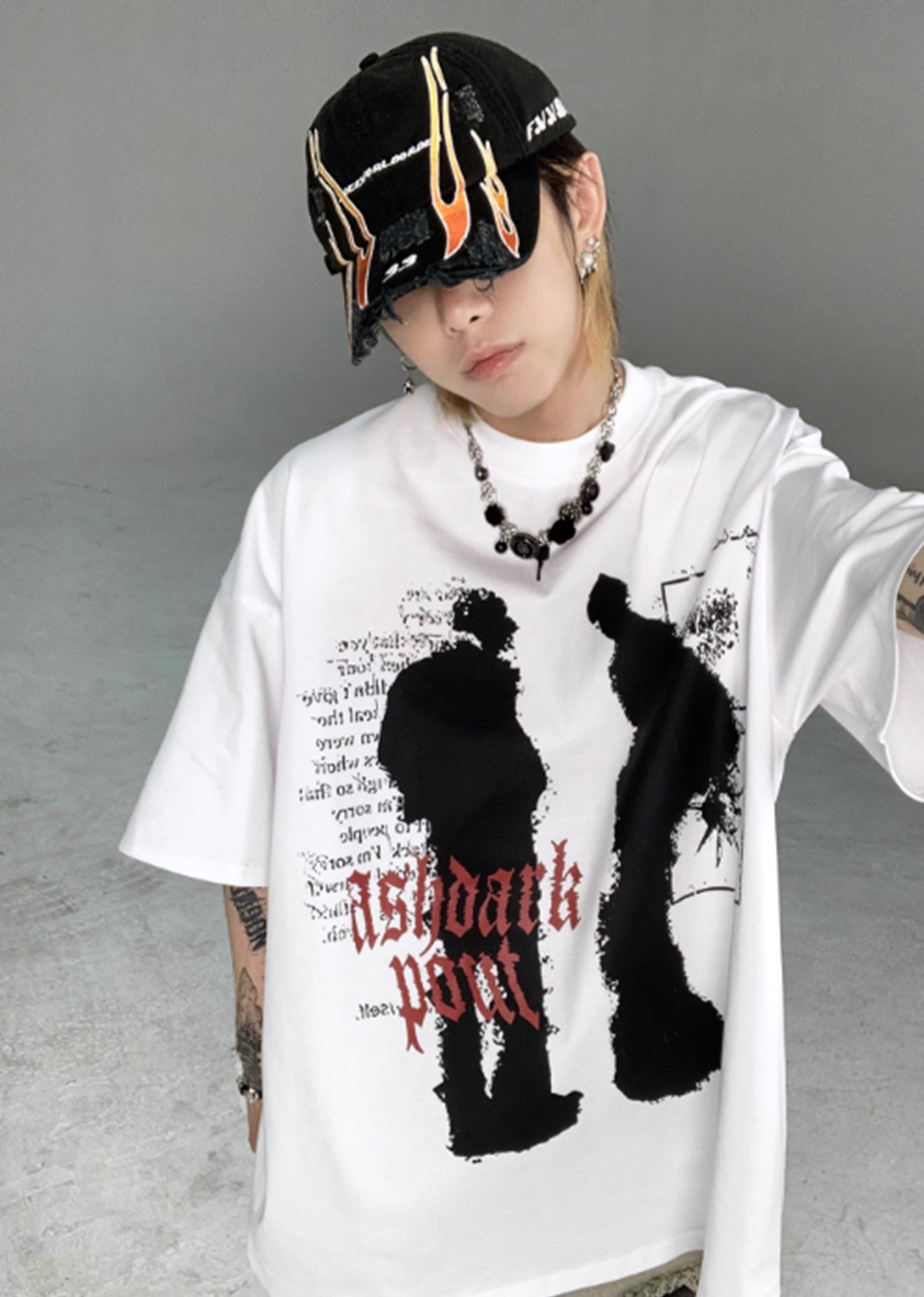 Two person silhouette design monotone coloring short sleeve T-shirt HL ...