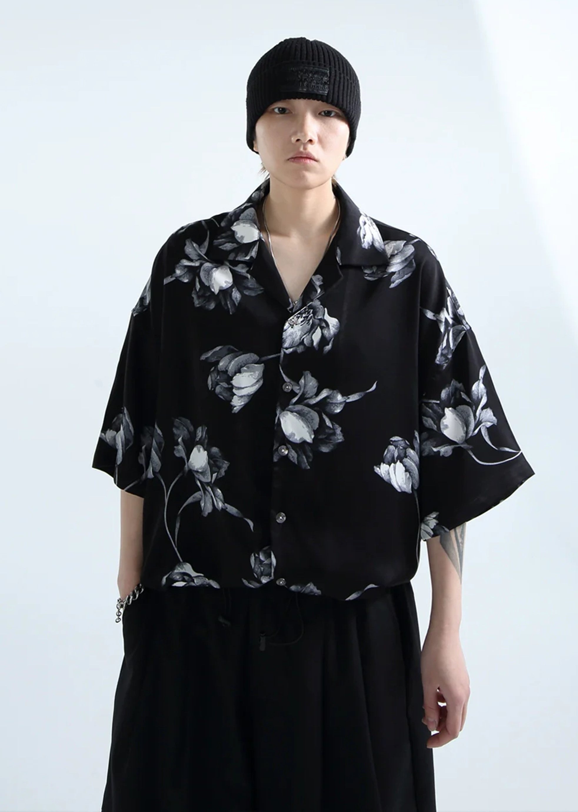 【GRNL】Monotone coloring floral pattern design rough short sleeve shirt ...
